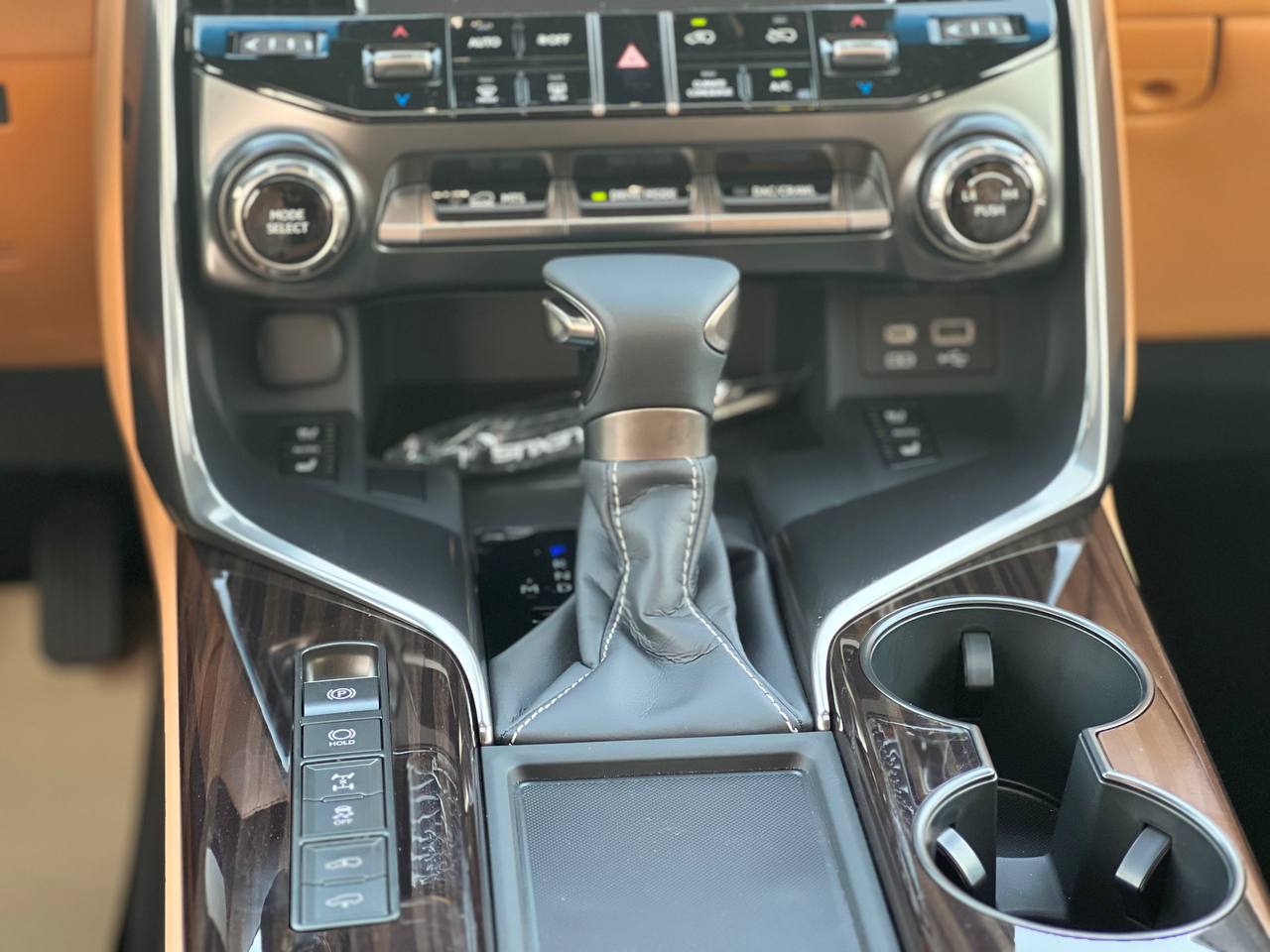 Luxury Redefined: 2023 Lexus LX600 4WD PRESTIGE for Sale in Dubai / UAE ...