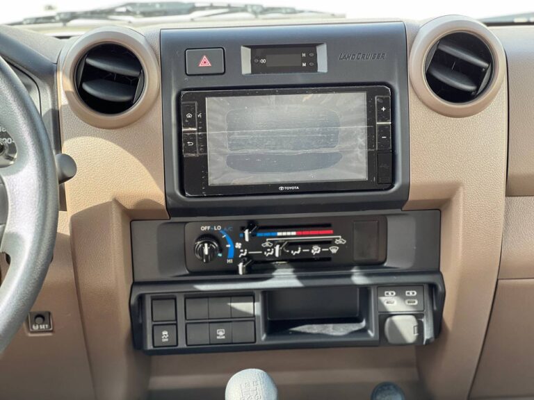 Toyota Land Cruiser Hardtop LC76 2024 for Sale in UAE / Dubai