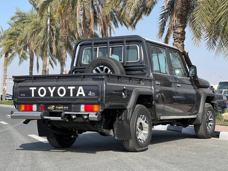 Land Cruiser Pickup LC79 4.0L PTR AT DC 2024 for Sale in UAE