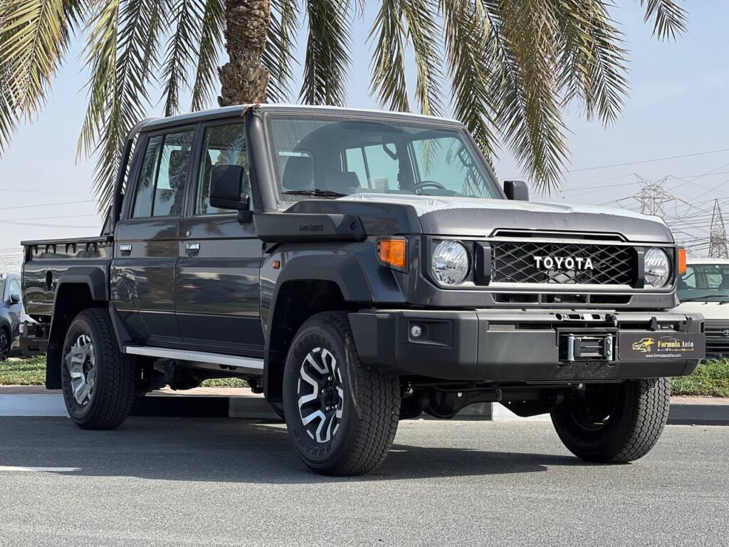 Land Cruiser Pickup LC79 4.0L PTR AT DC 2024 for Sale in UAE
