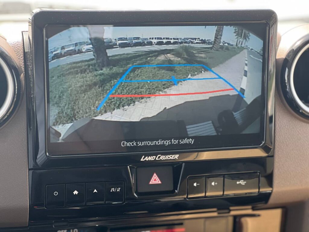 Toyota Land Cruiser Hardtop LC76 LX for Sale in UAE - Dubai